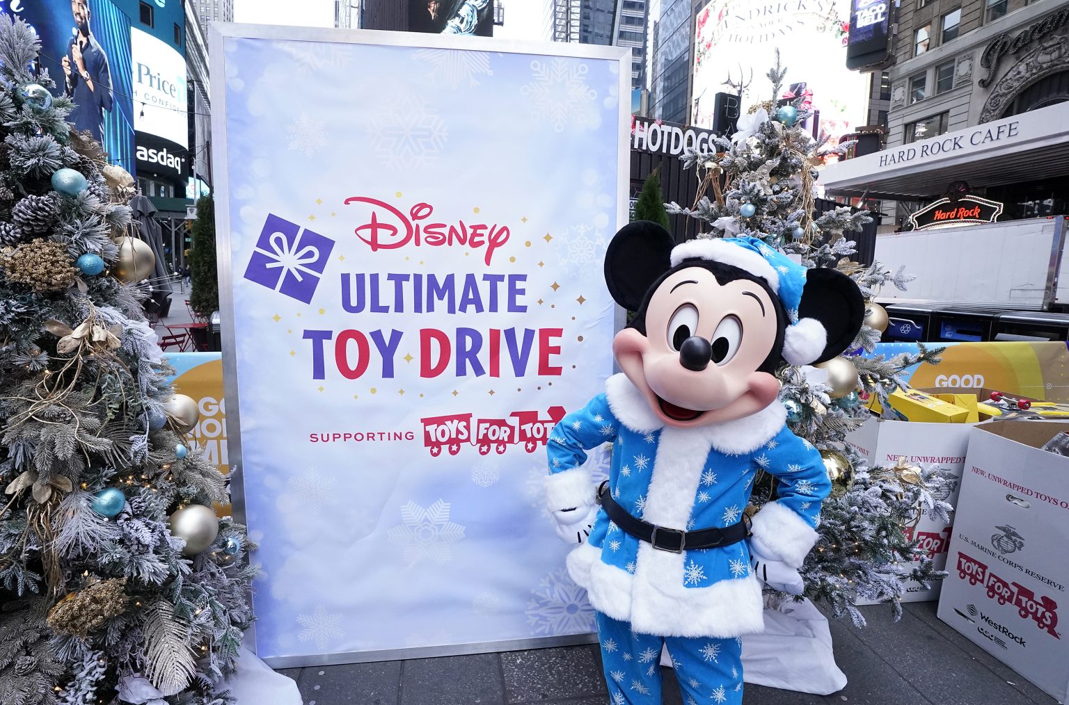 Disney Ultimate Toy Drive Launches in Support of Toys for Tots ...